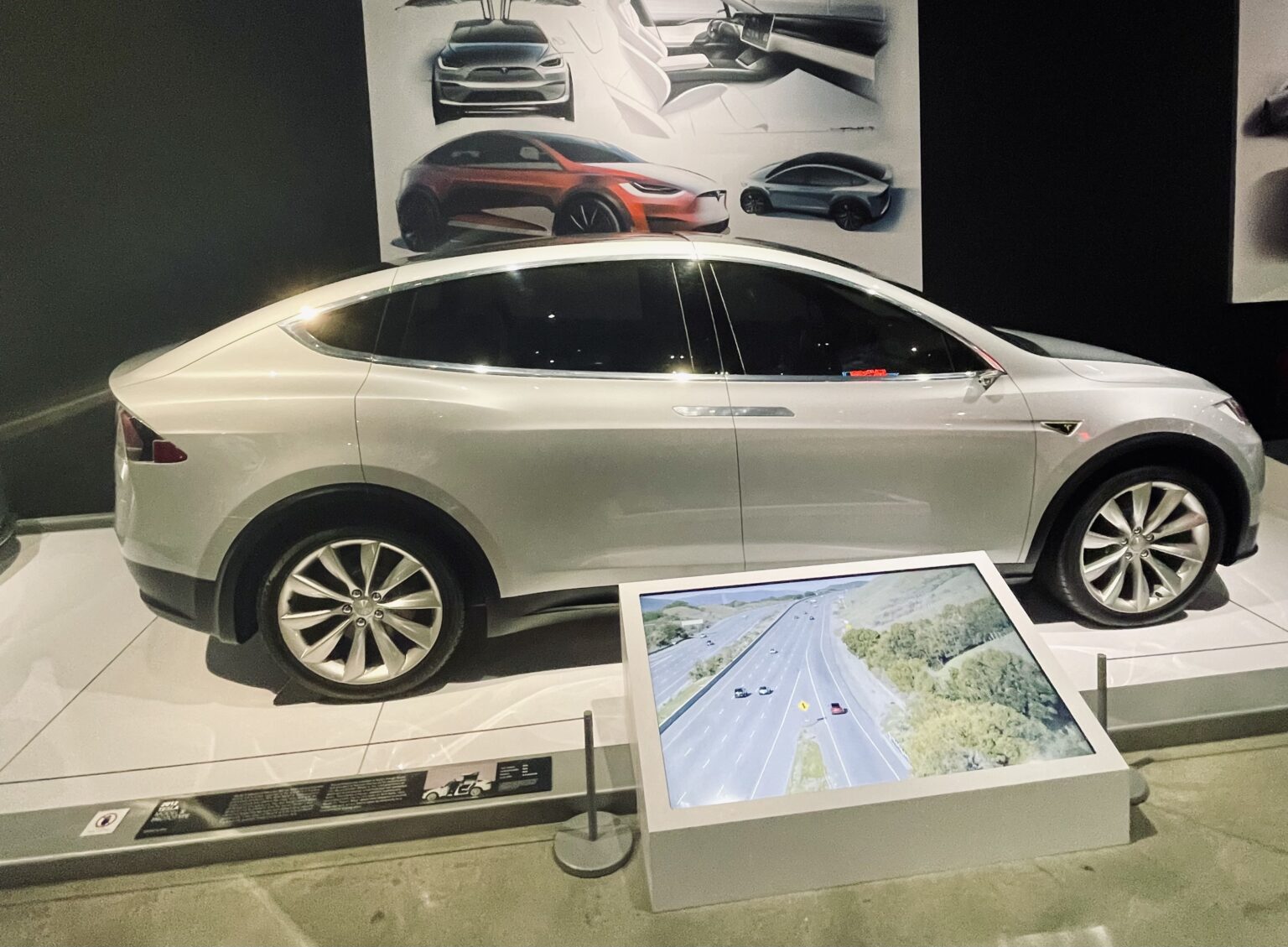 Tesla Model X – Sway Features